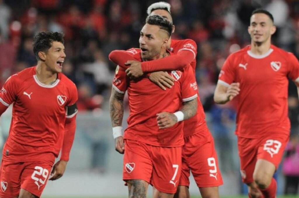 Banfield vs. Independiente pronóstico: ¿Quién tiene más probabilidades ...