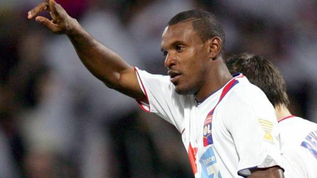 ¿Cuáles son los 10 mejores jugadores de la historia del Olympique de Lyon?