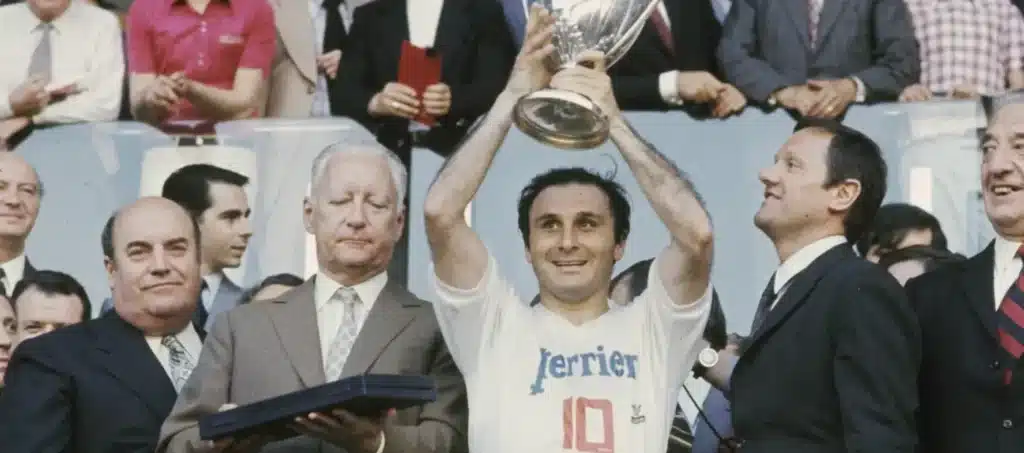 ¿Cuáles son los 10 mejores jugadores de la historia del Olympique de Lyon?