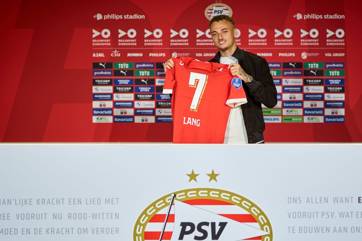 ¡OFICIAL!: Noa Lang dejó el Brujas por el PSV