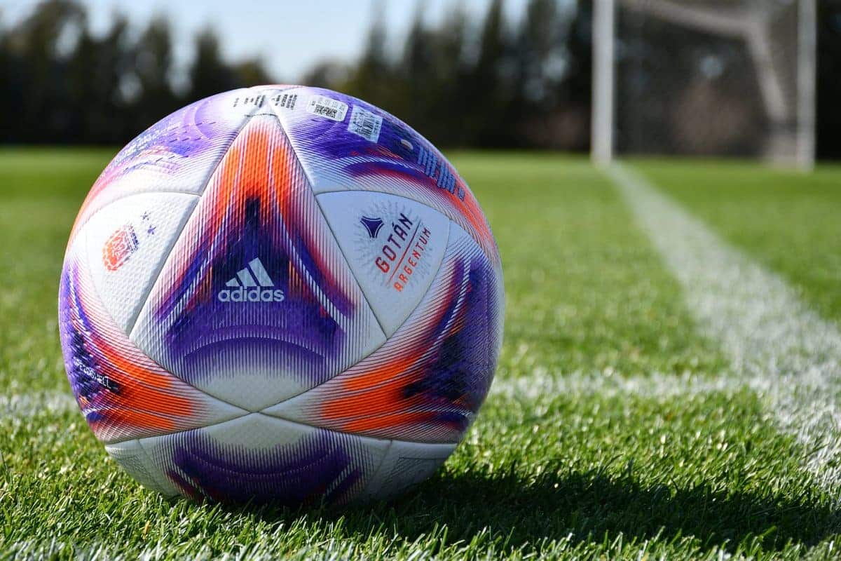 Los 10 balones de fútbol más bonitos de la historia