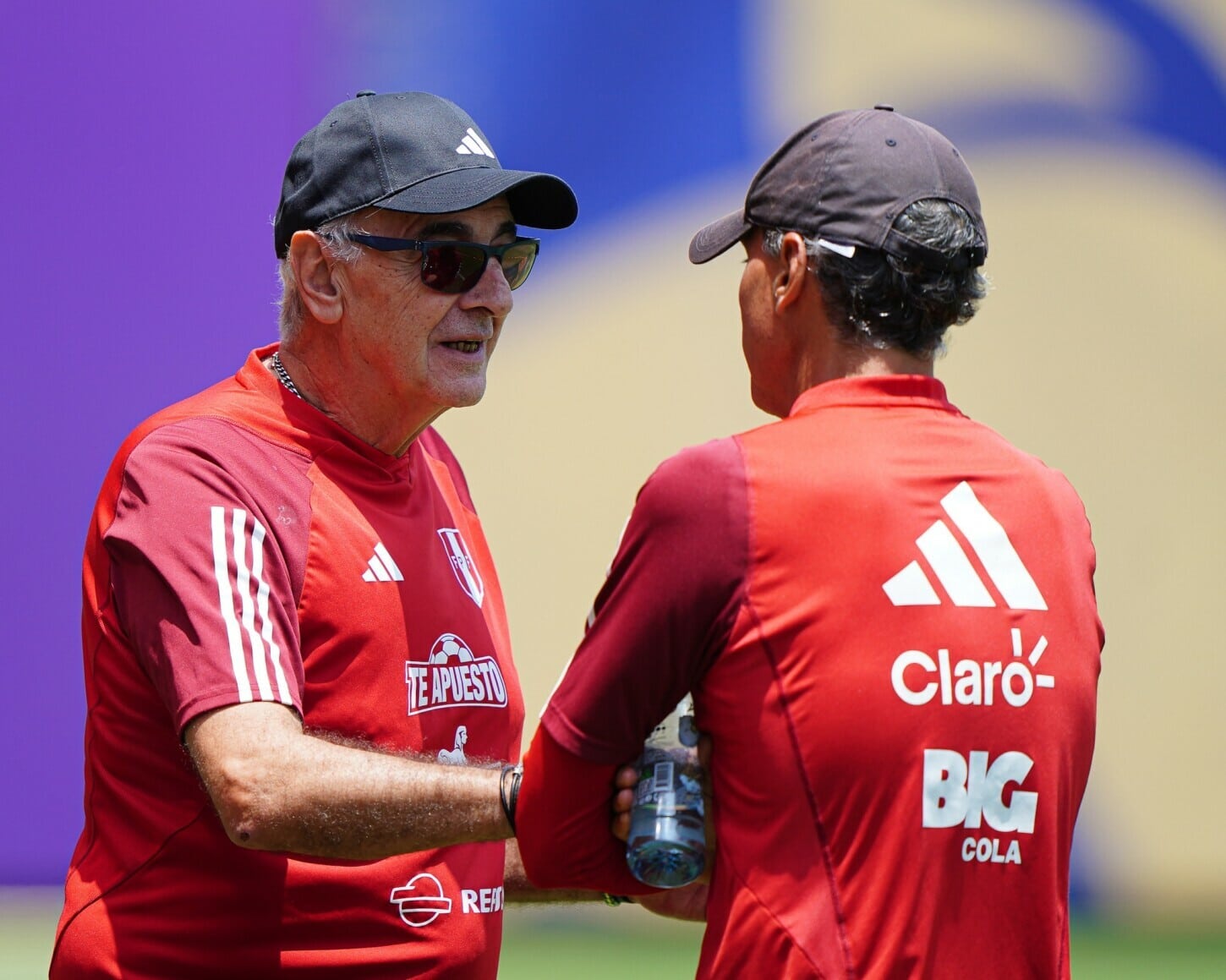 Jorge Fossati presente en el entrenamiento de Universitario de Deportes ...