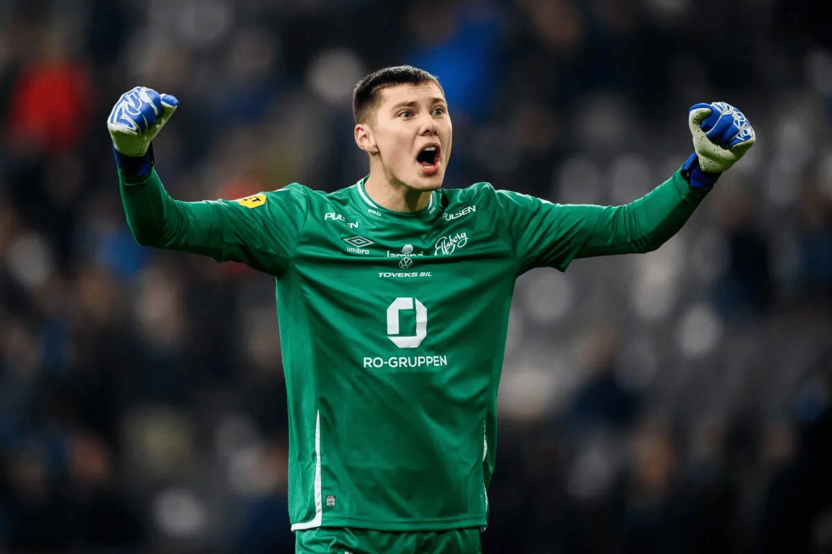 Brentford consiguió a su portero: un internacional de Islandia llega a ...