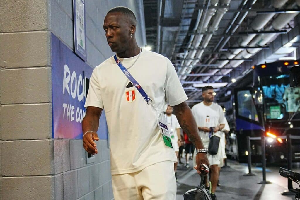 Luis Advíncula: se confirmó su lesión muscular