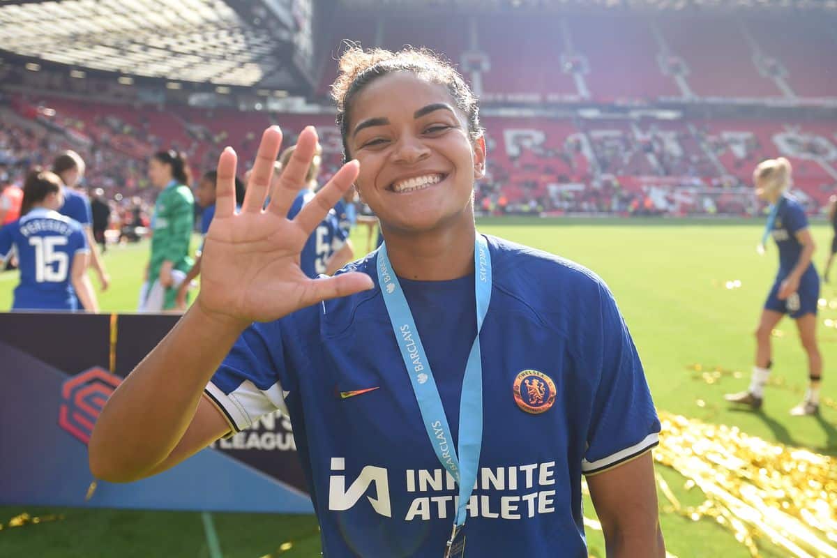 OFICIAL: Jess Carter dejó Chelsea y fichó por Gotham
